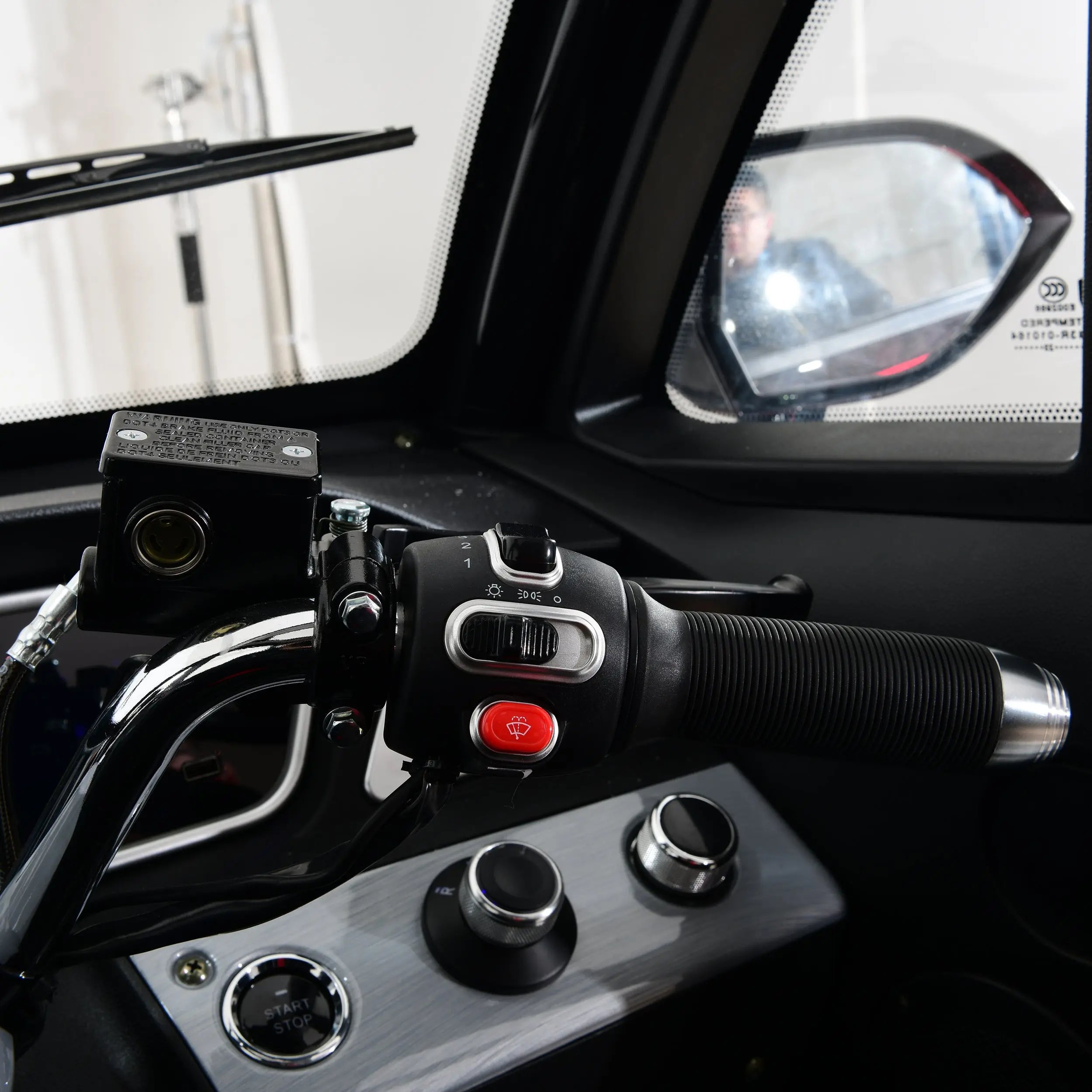 Green Transporter Q Runner Fully Enclosed Cabin Scooter - — Mobility Plex